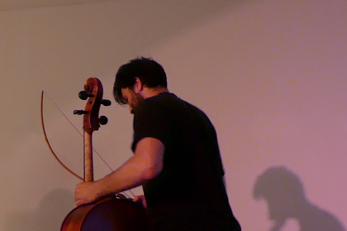 BACH.Bogen | Curved Bows for Polyphonic String Playing